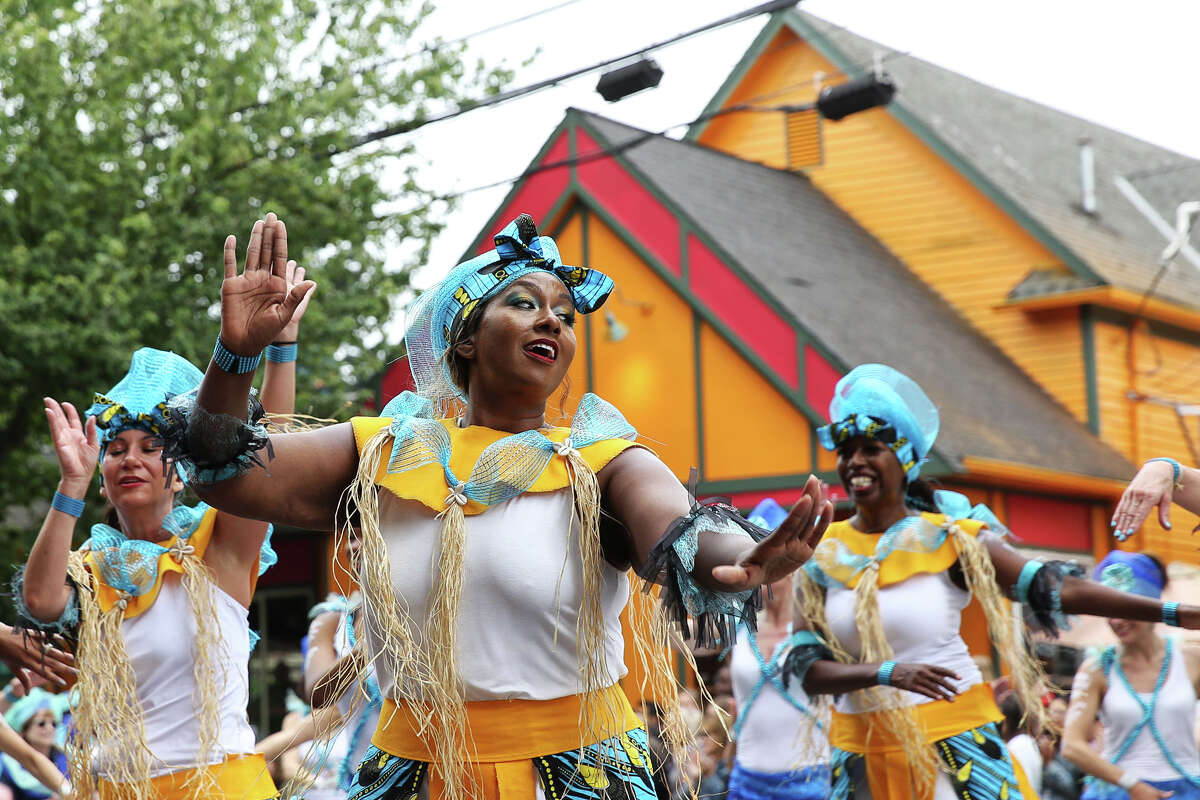 Sun's (not) out, buns (still) out: Photos from Fremont Solstice Parade