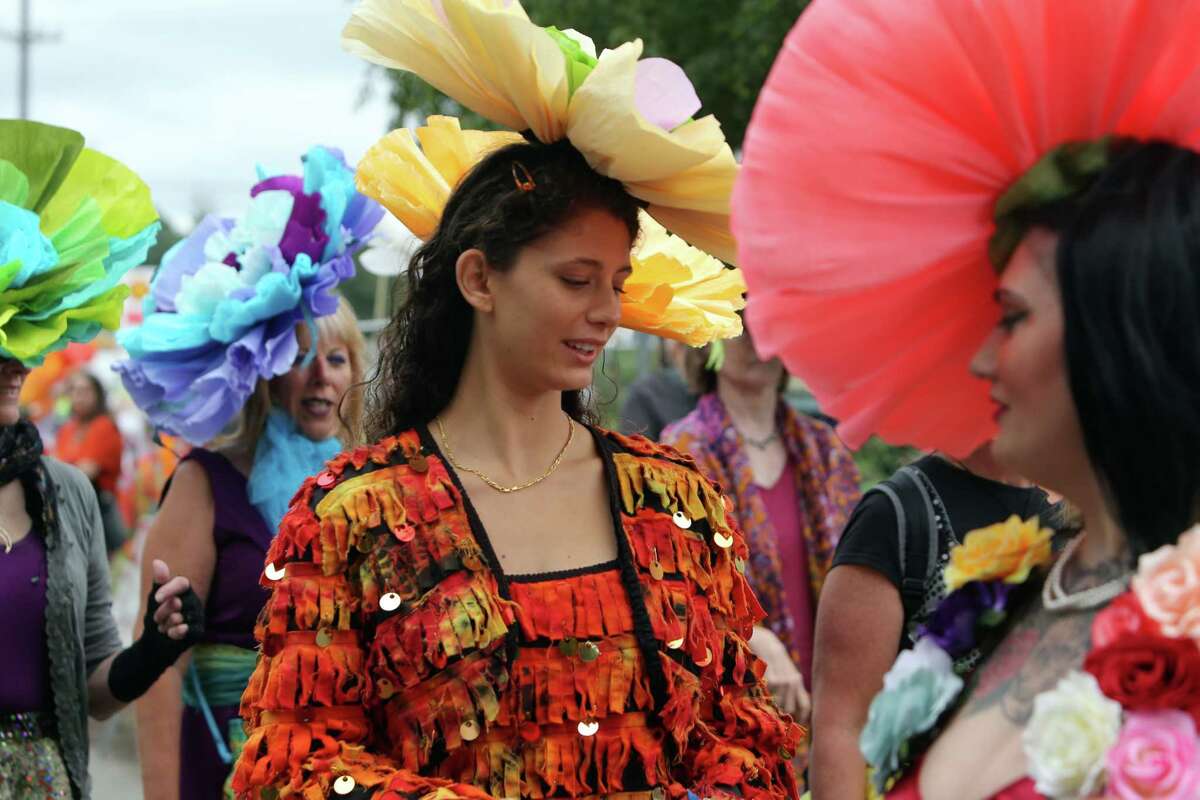 Sun's (not) out, buns (still) out: Photos from Fremont Solstice Parade
