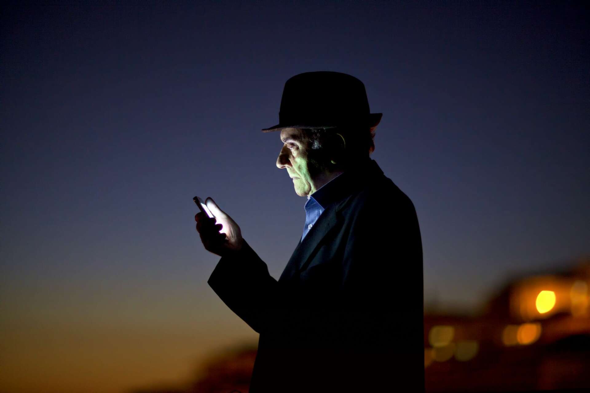 AT&T service being restored after huge outage hits cell users