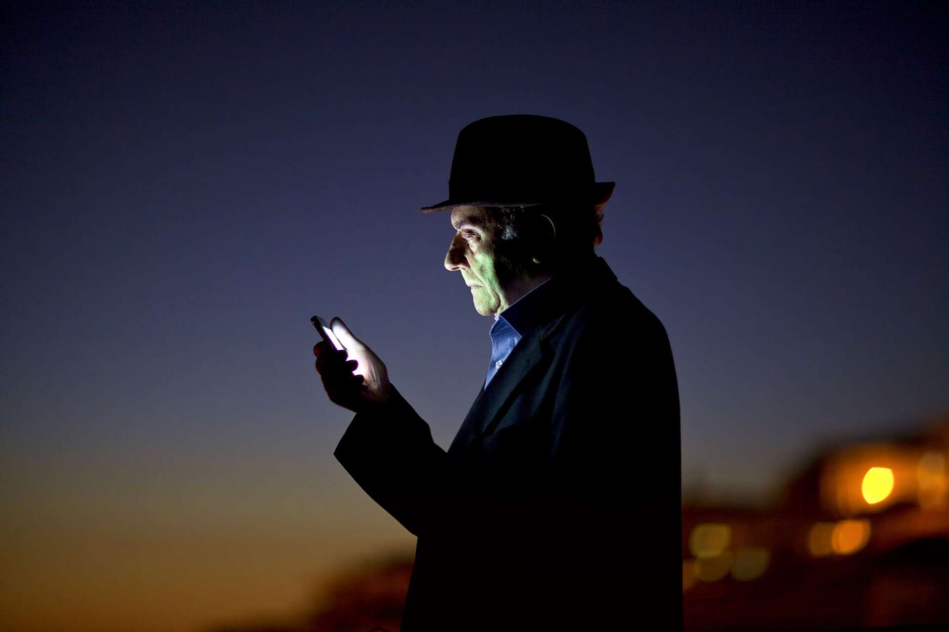 AT&T service being restored after huge outage hits cell users