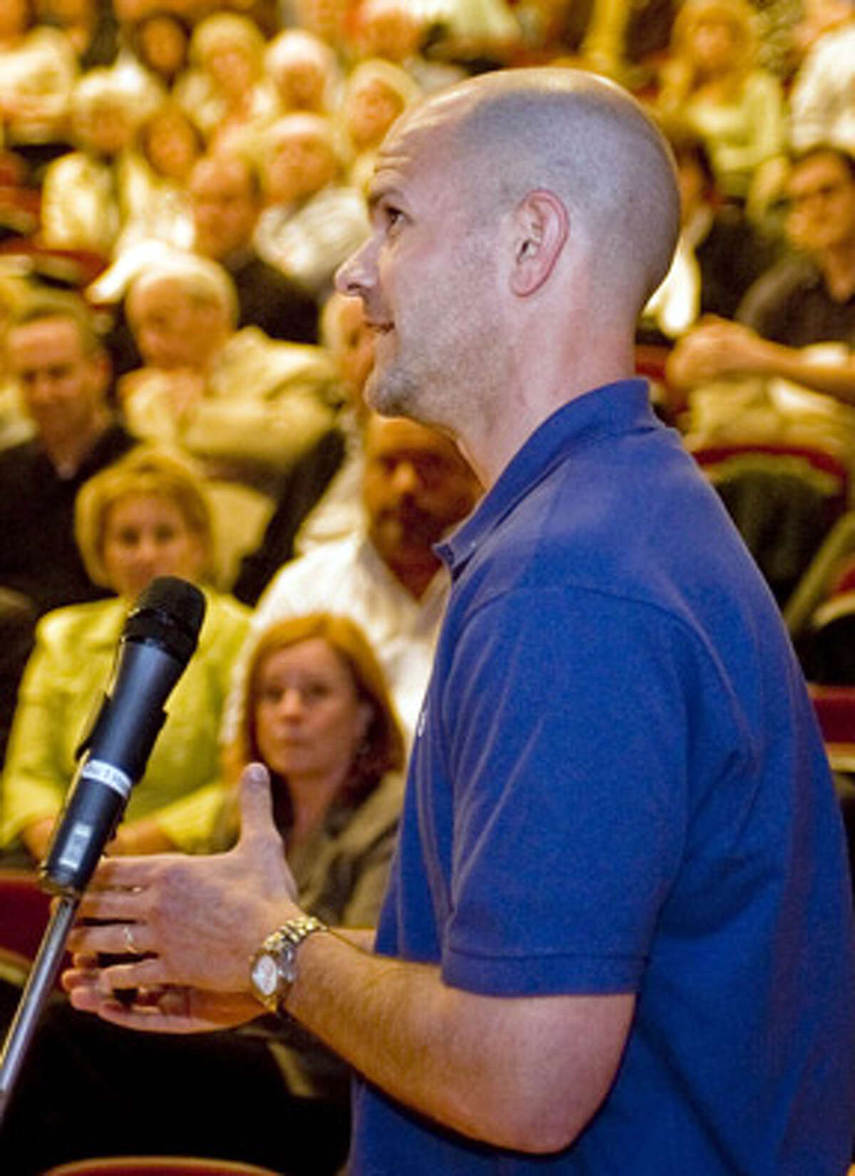 GE chairman talks business in a global economy