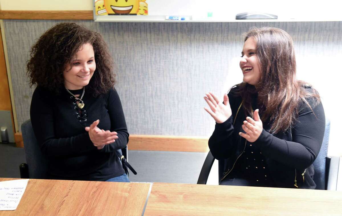 Moriah Formica, Madison VanDenburg are singers in sync