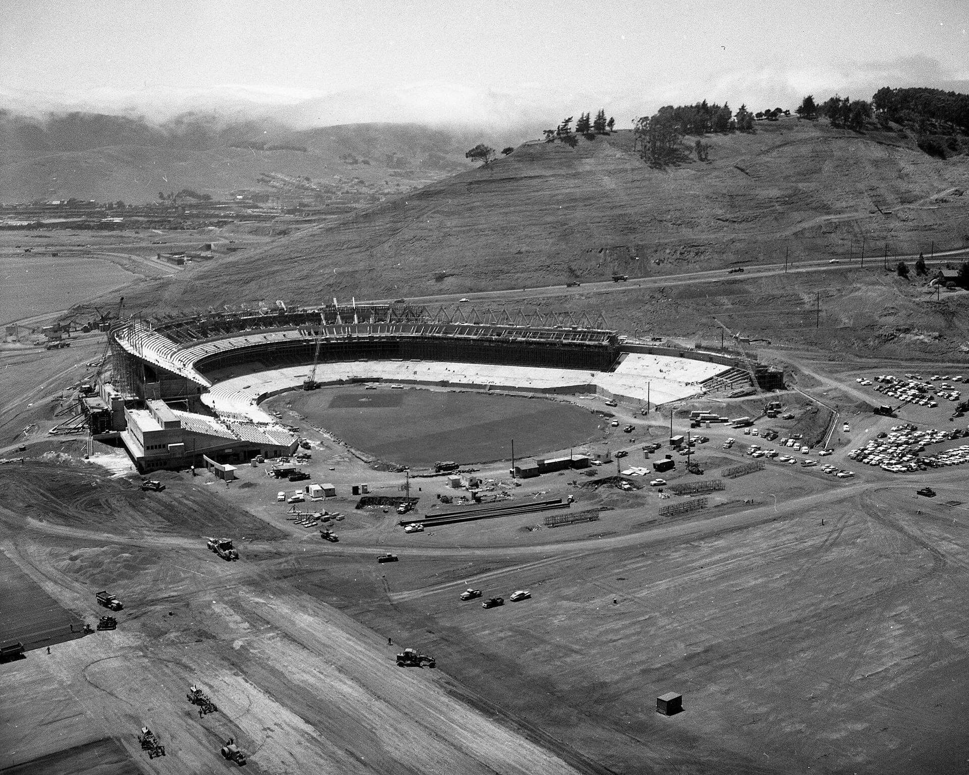 Huge Candlestick project going ahead as cleanup scandal keeps Hunters ...