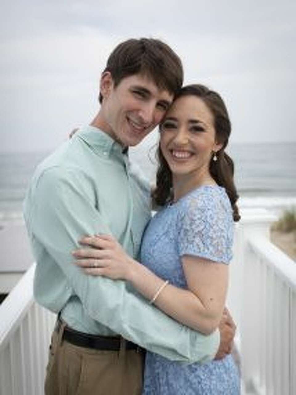 Kristen Hogan to wed Nicholas Van Houten