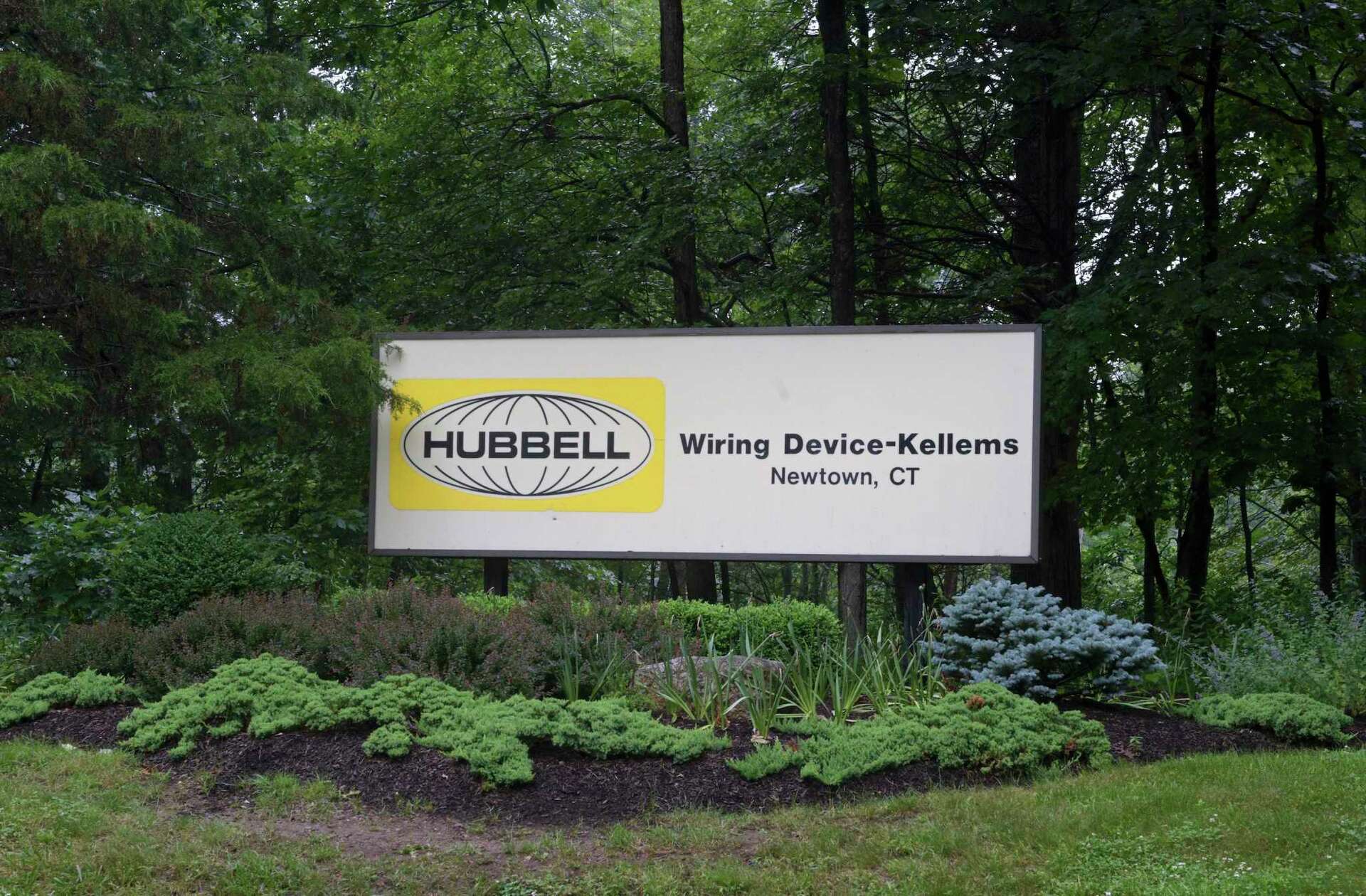 Hubbell to close its largest Connecticut factory, in Newtown