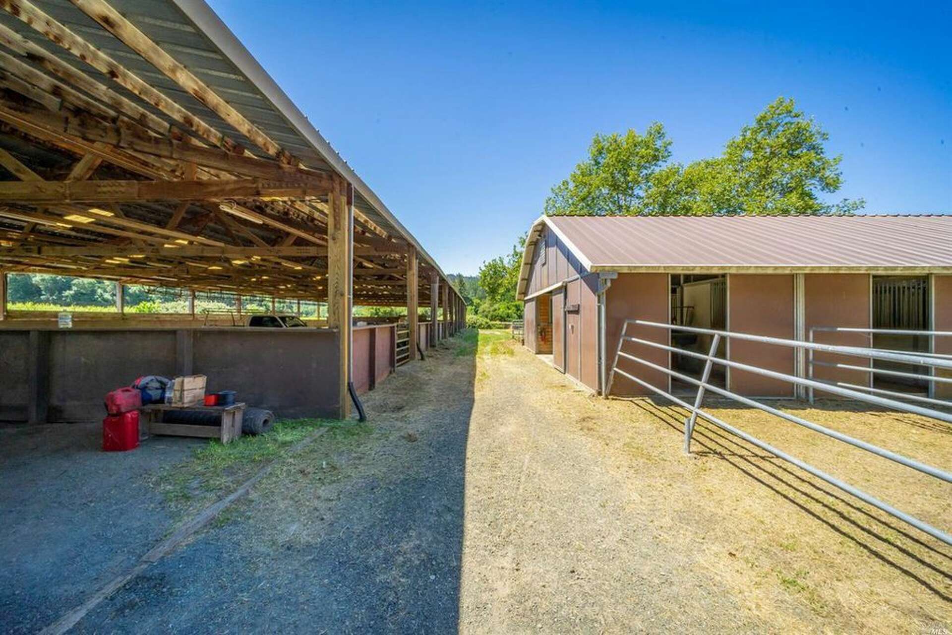 49ers legend Joe Montana selling rustic Calistoga ranch for $3.1 million
