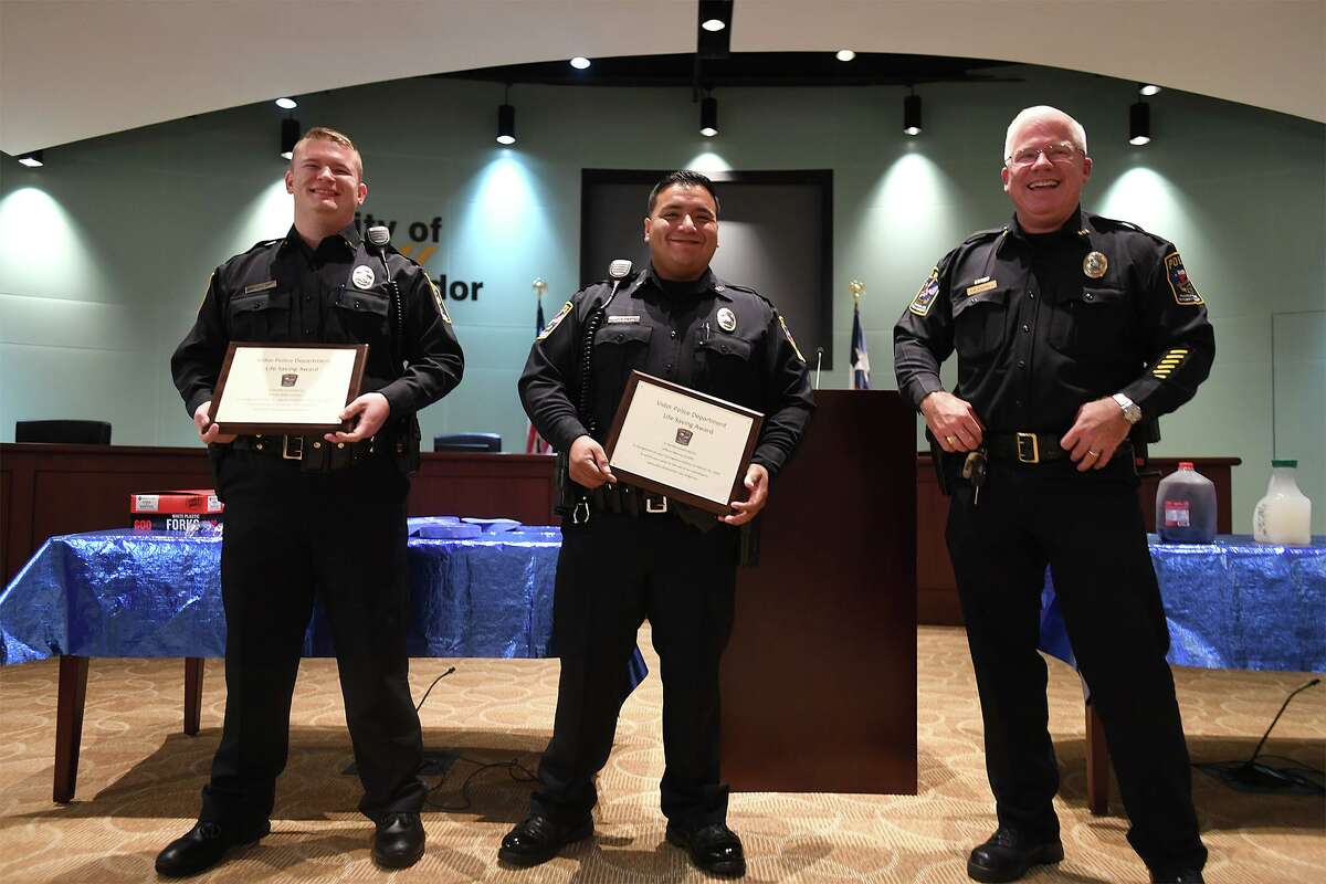 Vidor commends two officers for saving woman’s life