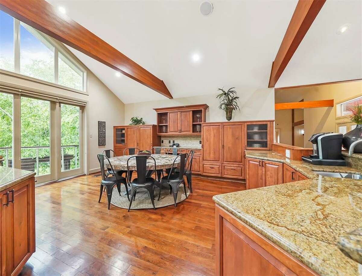 Houston mayoral candidate Tony Buzbee's former Friendswood mansion was ...