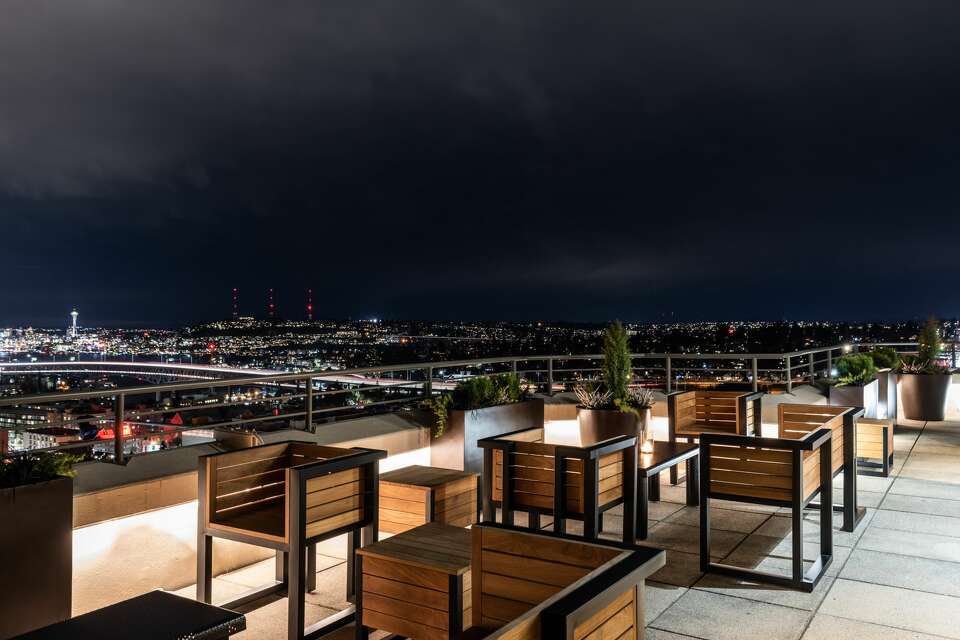 Views and brews: 11 Seattle restaurants with scenic rooftop decks ...