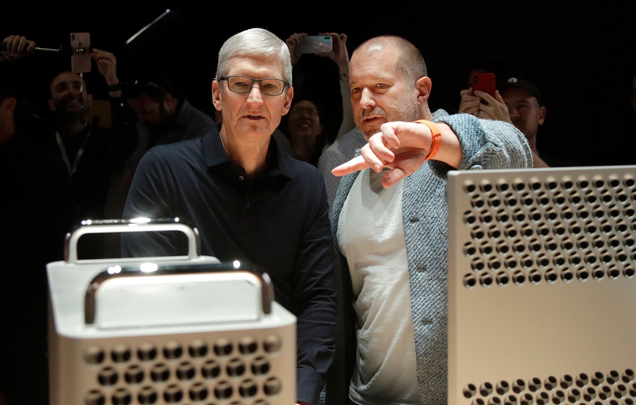 Inside Apple's long goodbye to design chief Jony Ive