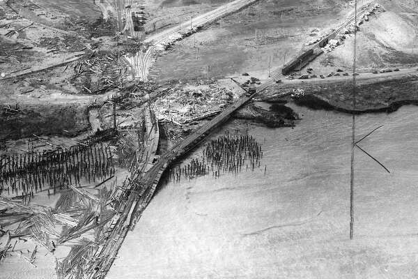 Port Chicago disaster: Unpublished photos of a World War II tragedy in ...