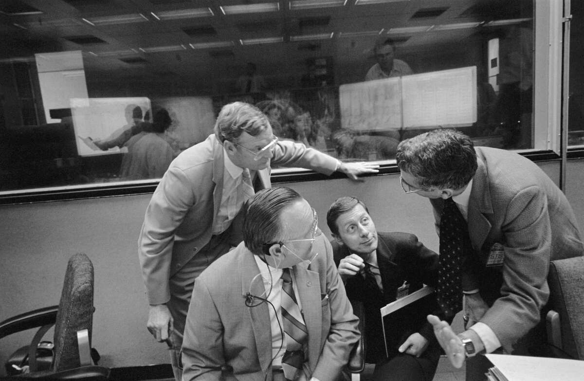 ‘It sure was fun’: Former Apollo flight director fondly remembers first ...