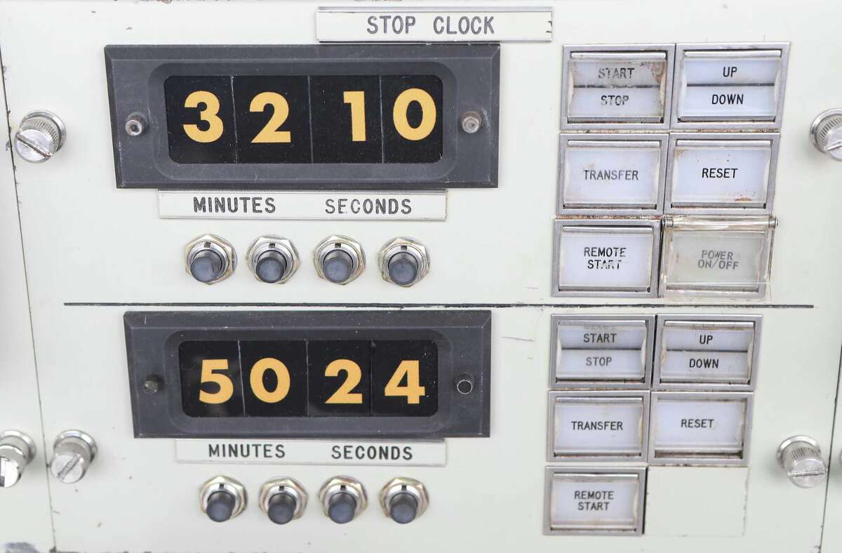 ‘Historically accurate’: Renovated Apollo-era Mission Control stays ...