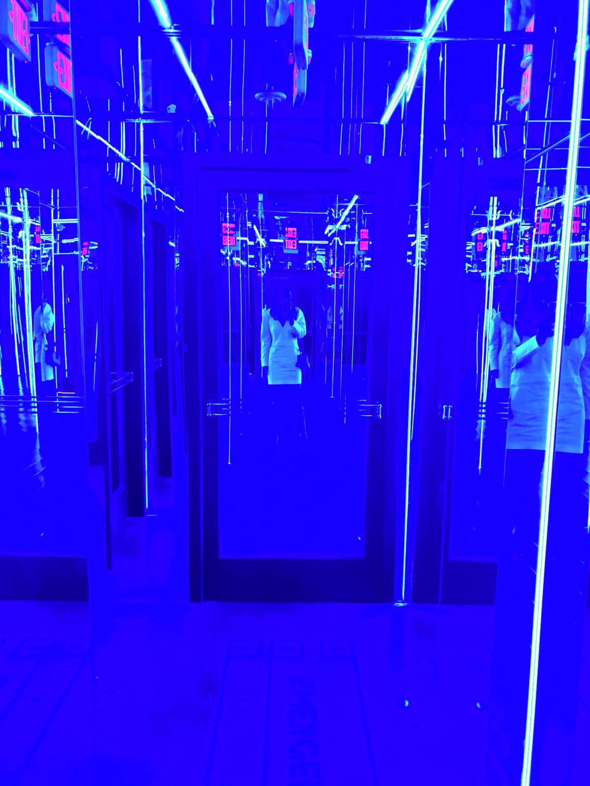 Kate Upton hits up hot new Houston restaurant MAD