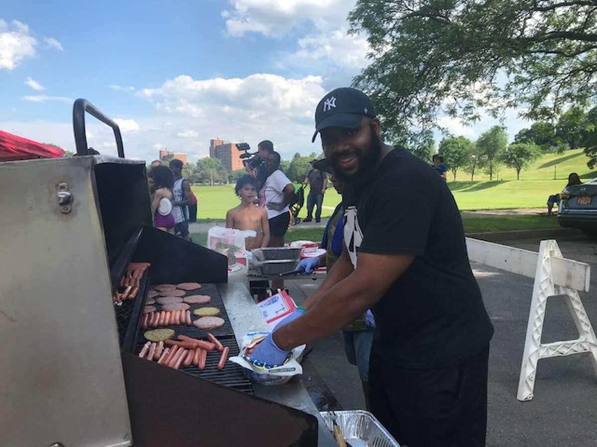 Officials scoop ice cream to save Lincoln Park pool