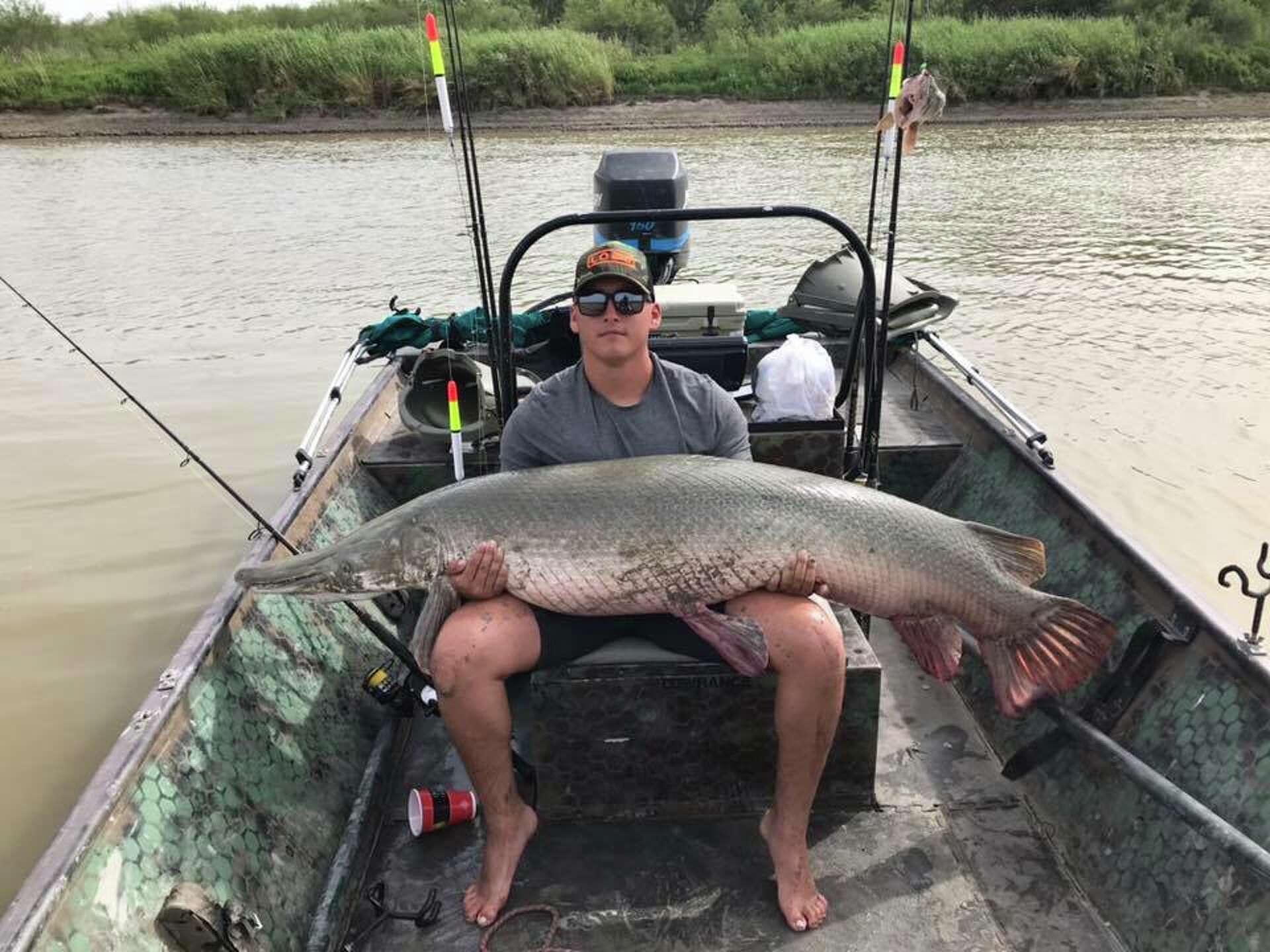 Houston-area teen catches 7-foot, 190-pound alligator gar just outside ...