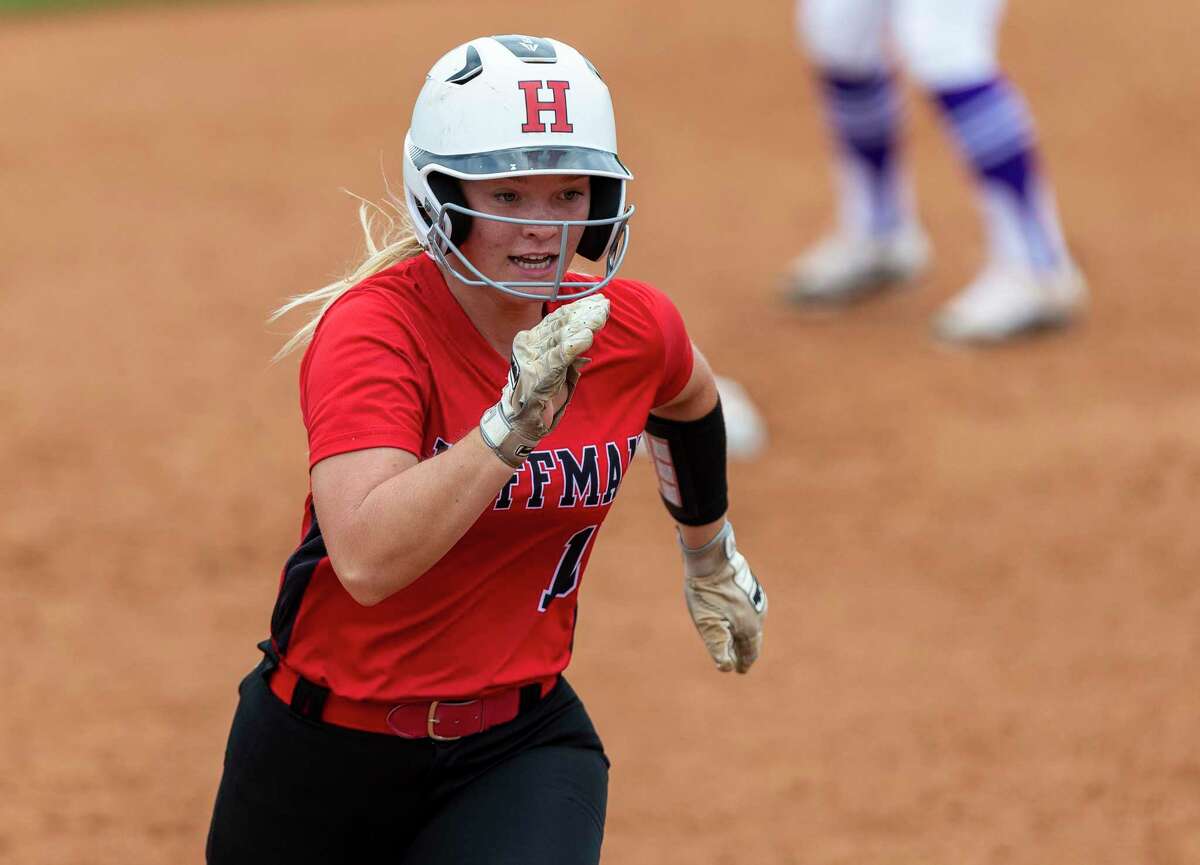 Softball: Defending state champs off to hot start in quest to defend title