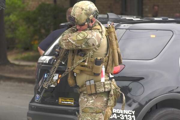 Man dies by suicide after SWAT callout in Houston's Heights ...