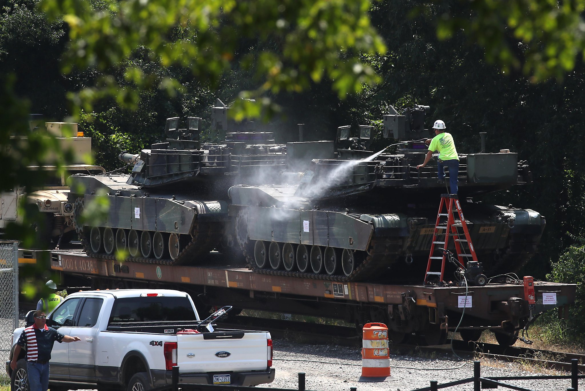 Trump pledges tanks, ‘biggest ever fireworks’