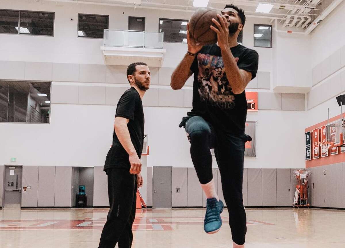 Pasadena teacher's hoops obsession leads him to dream job training NBA ...