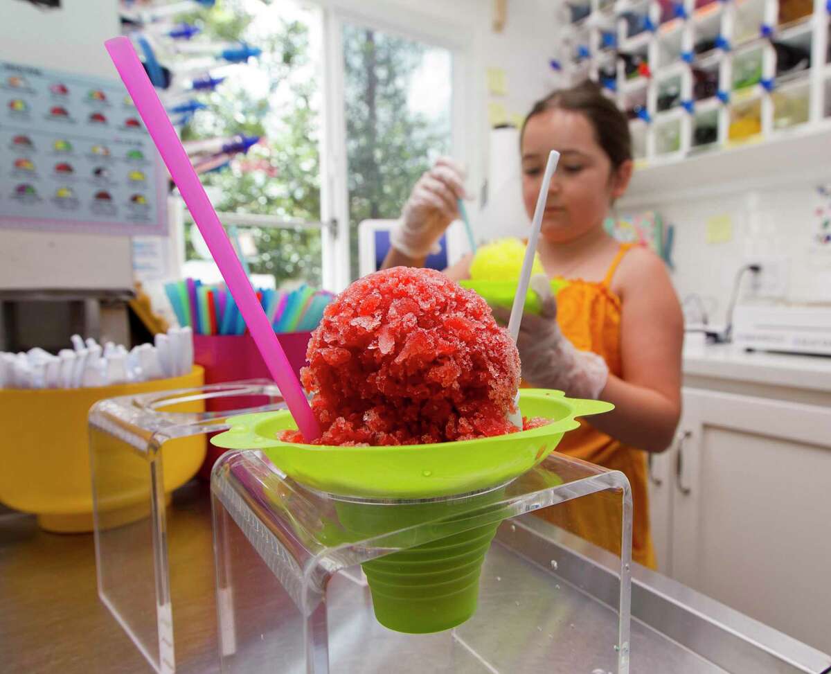 Giesinger Elementary student builds brisk business selling snow cones