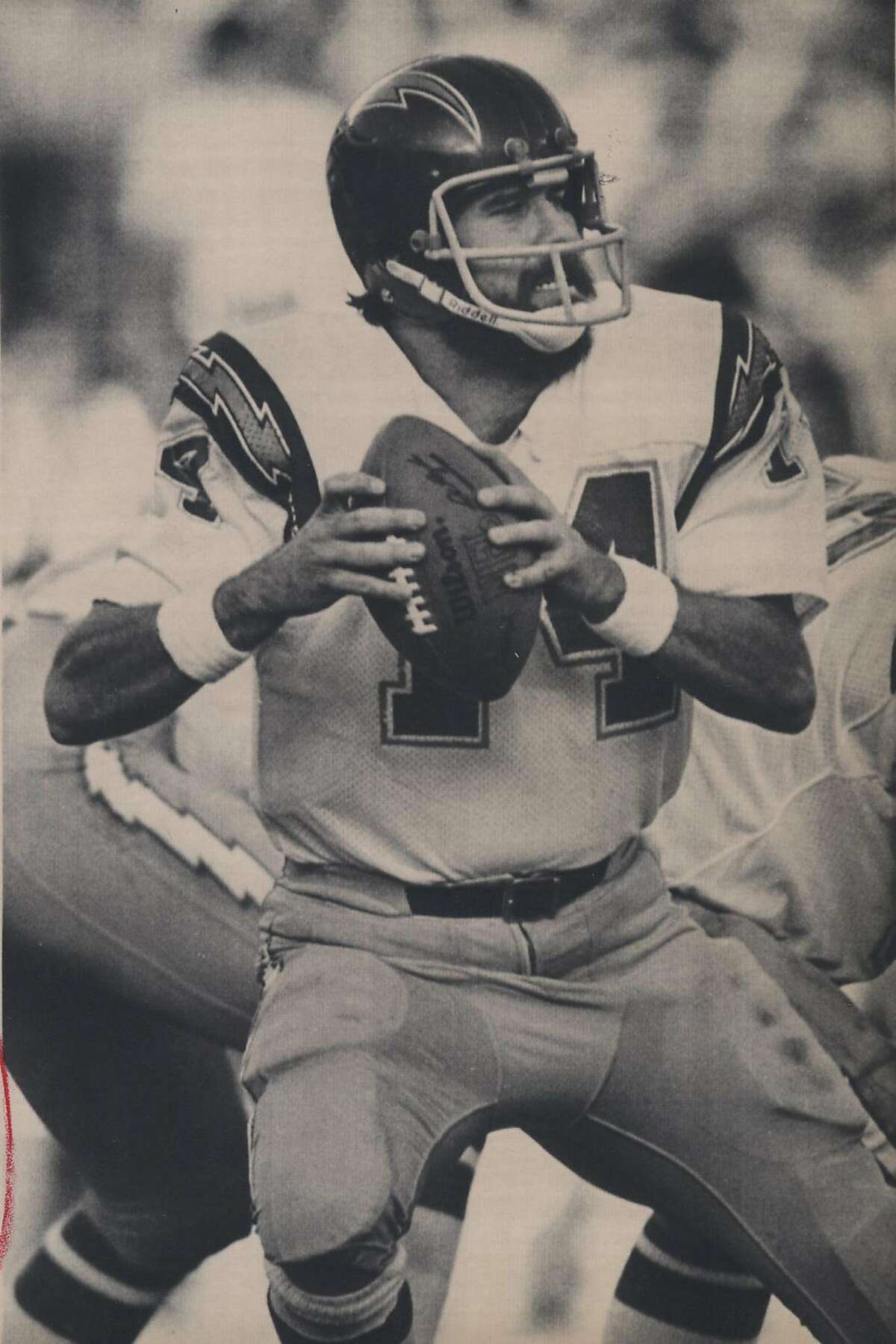 Longtime Bay Area broadcaster Bob Fouts dies at 97