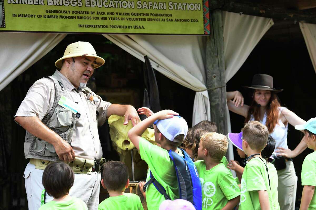 San Antonio Zoo using actors to educate visitors about its animals