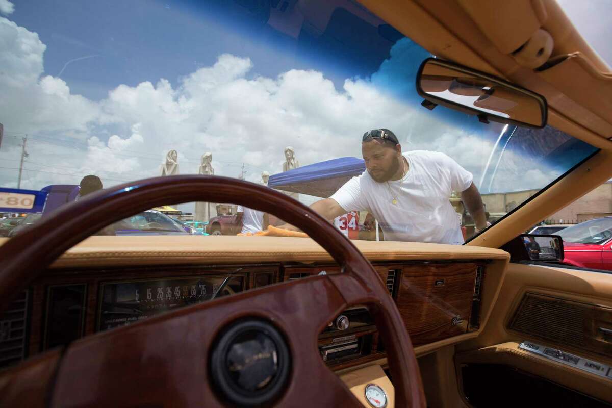 What it takes to build a traditional, street-ready slab in Houston