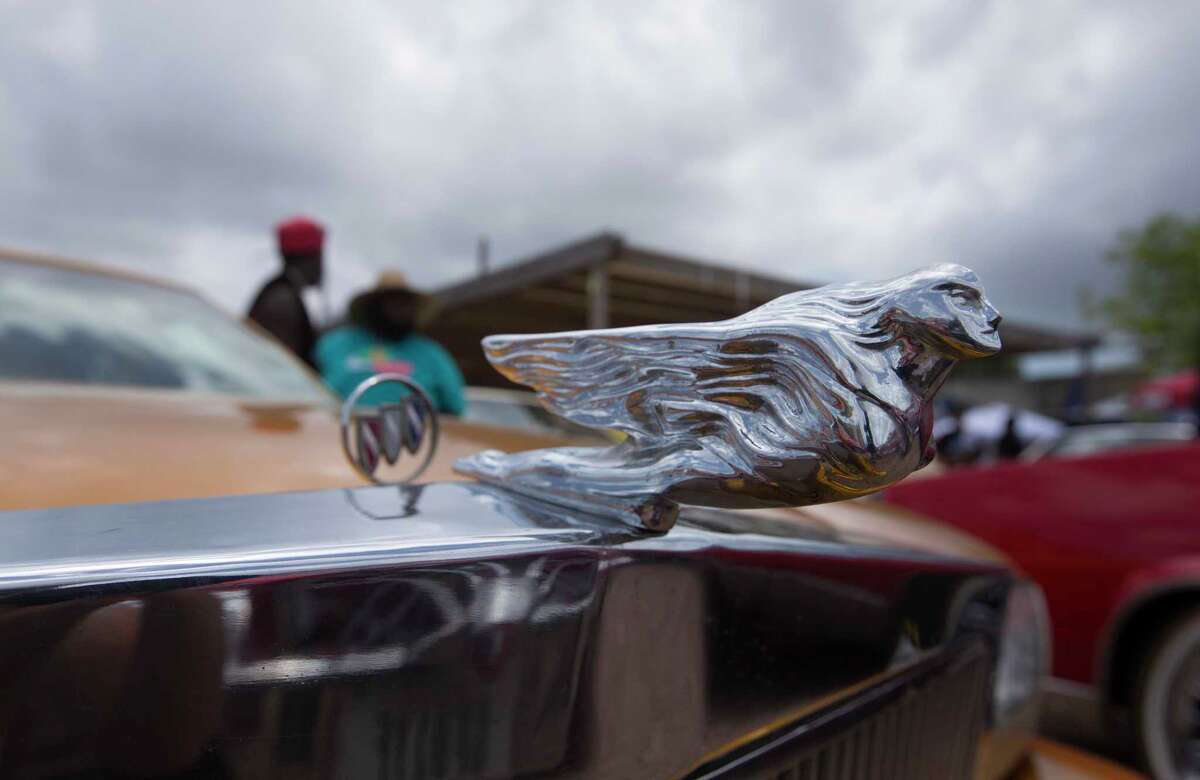 What it takes to build a traditional, street-ready slab in Houston