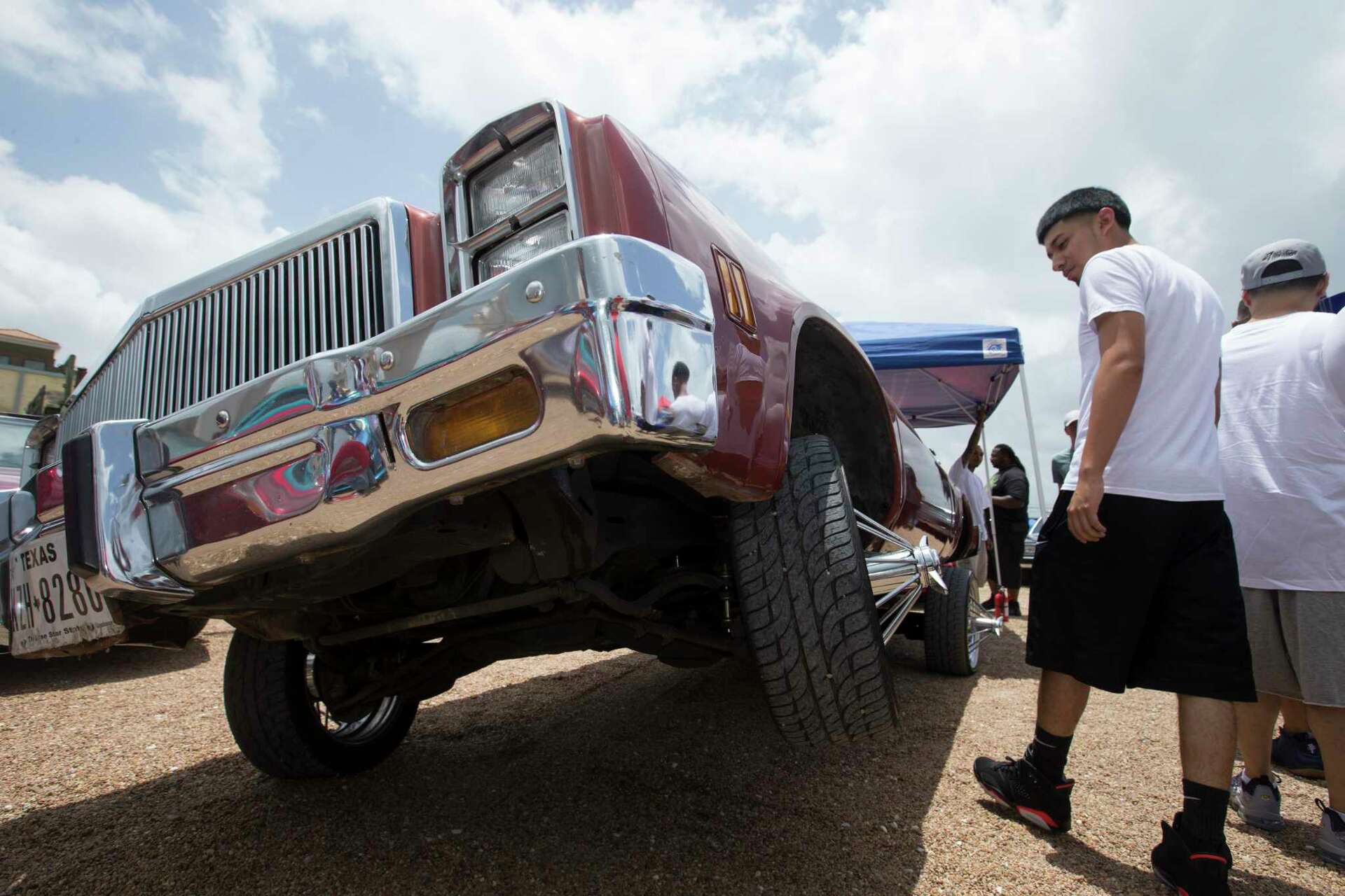What it takes to build a traditional, street-ready slab in Houston