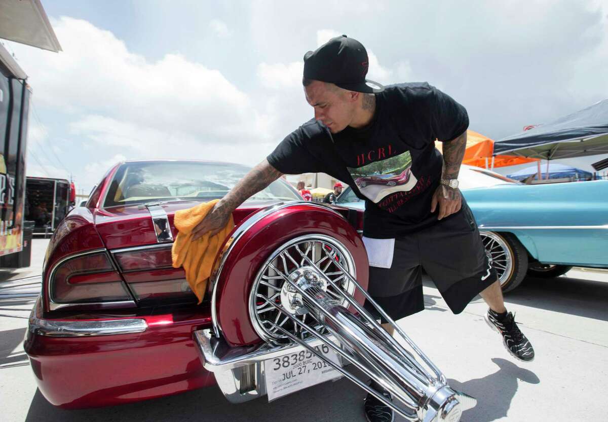 What it takes to build a traditional, street-ready slab in Houston