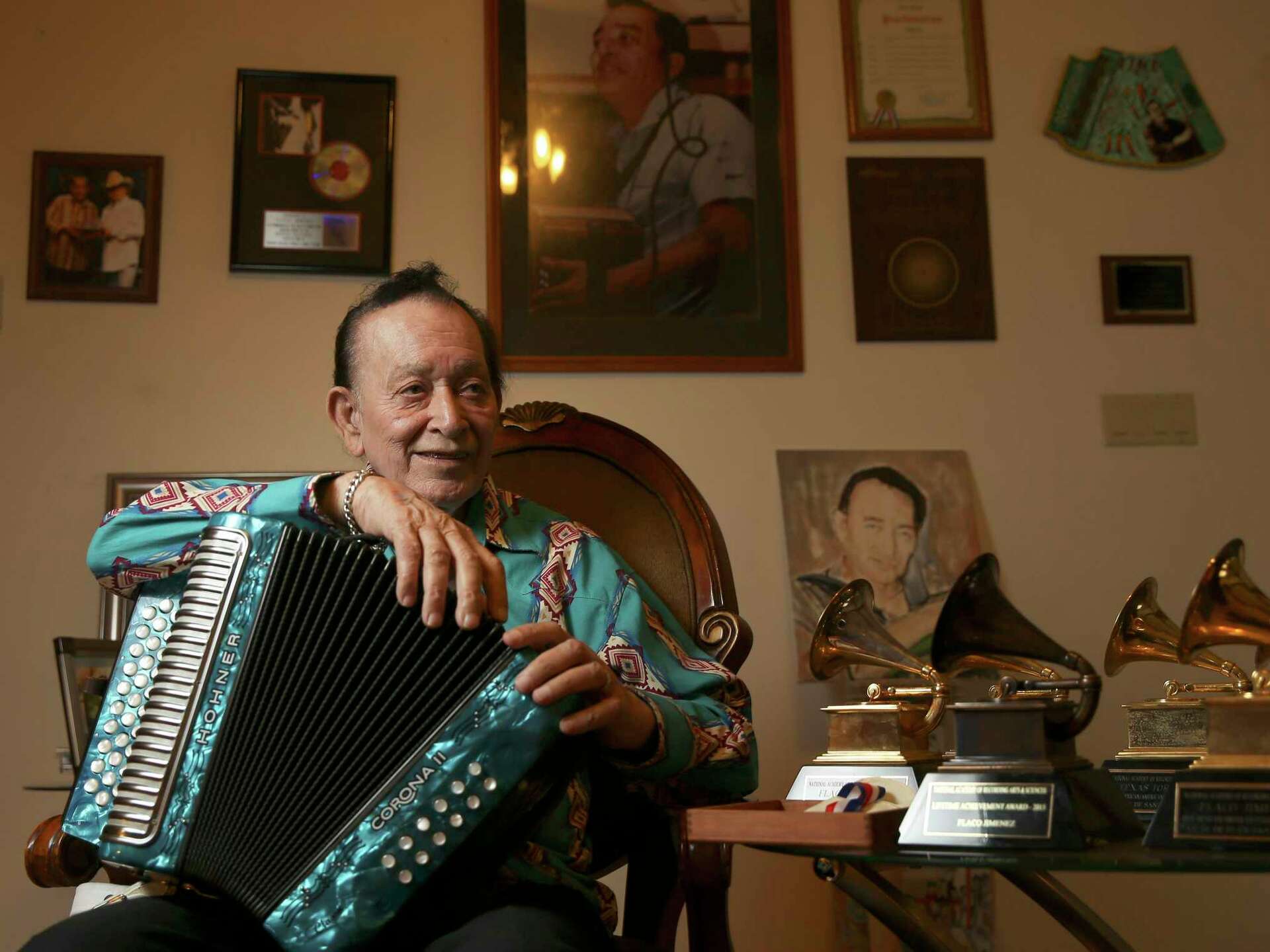 Family speaks out on San Antonio music legend's health