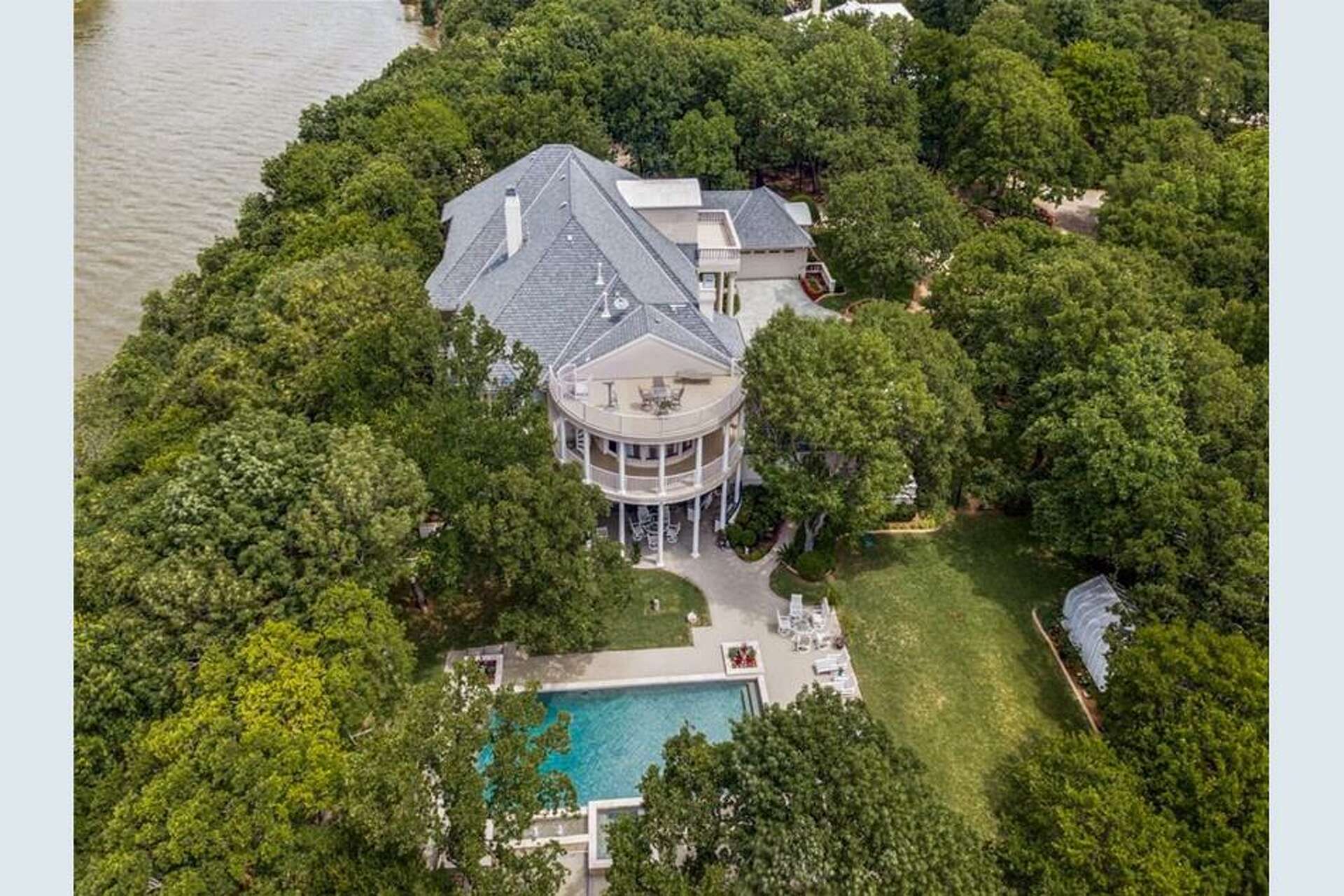 Home on the property of legendary Texas mobster hits market for $3.7 ...