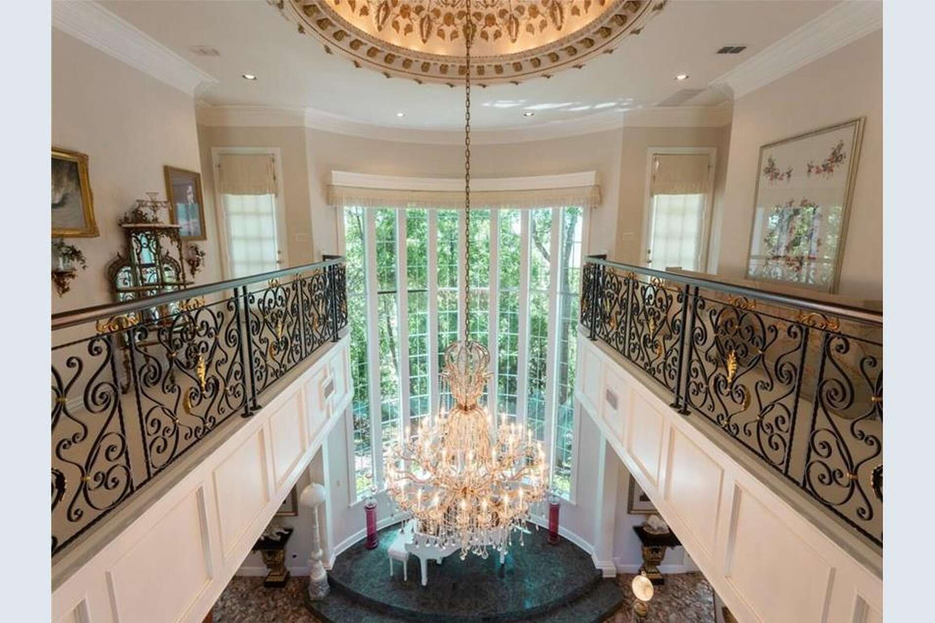 Home on the property of legendary Texas mobster hits market for $3.7 ...