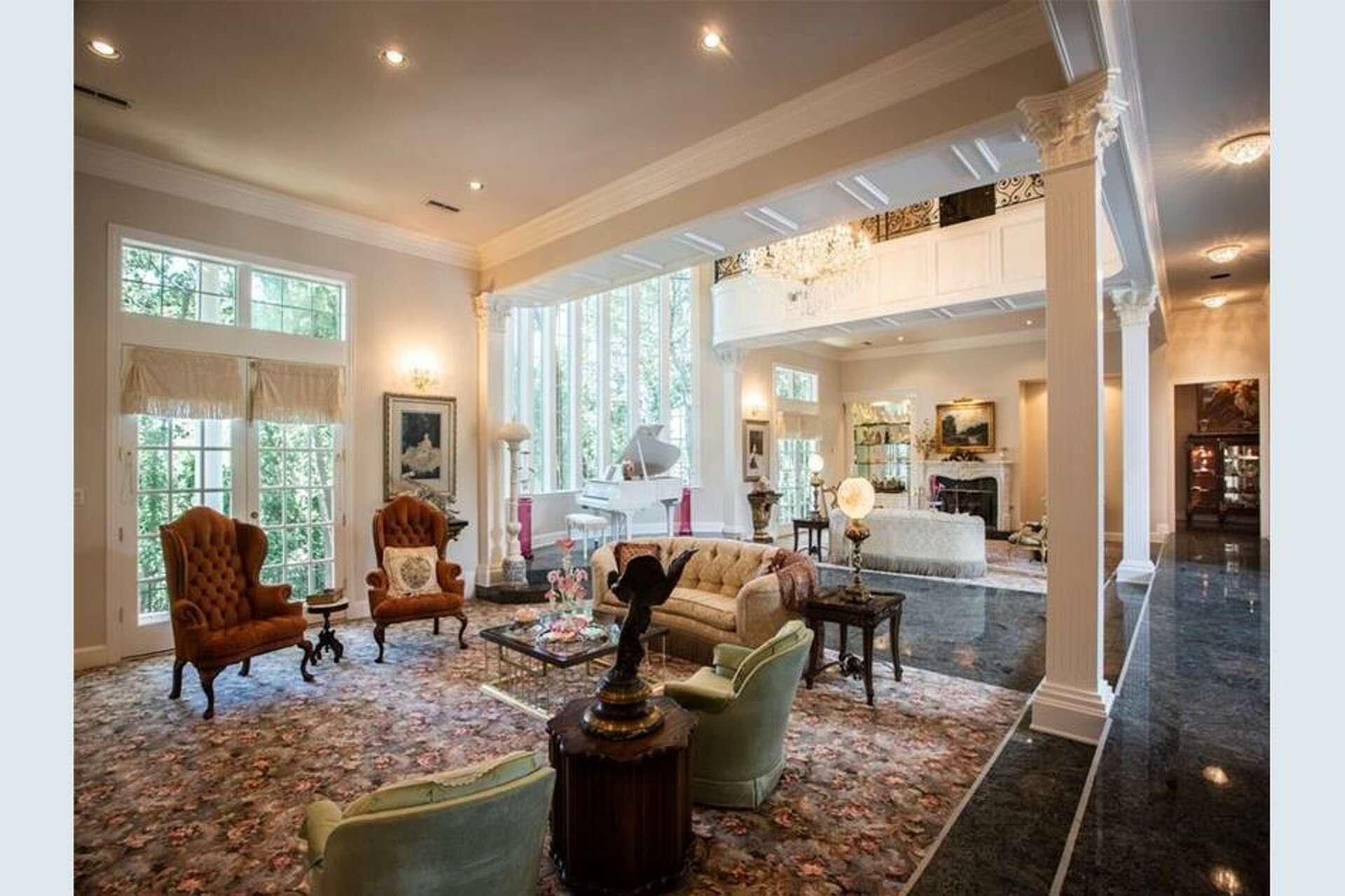 Home on the property of legendary Texas mobster hits market for $3.7 ...