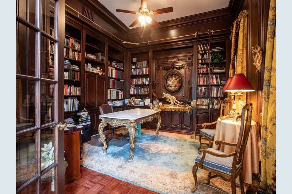 Home on the property of legendary Texas mobster hits market for $3.7 ...