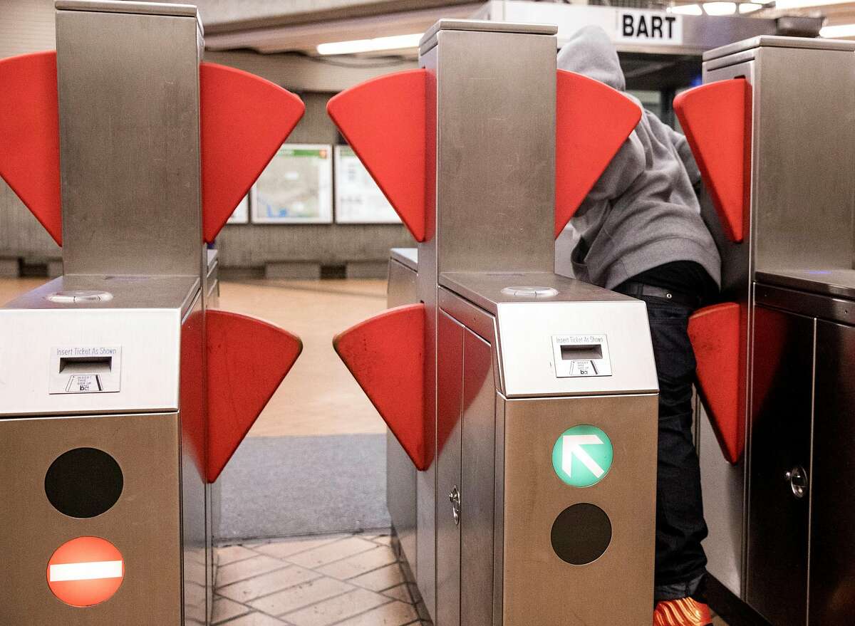 BART’s new stacked gates, meant to deter cheats, inspire gallows humor