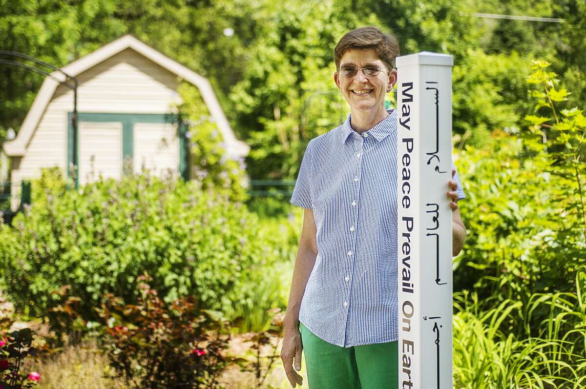 Susan Hoshaw's garden to be featured in Garden Walk - July 13, 2019