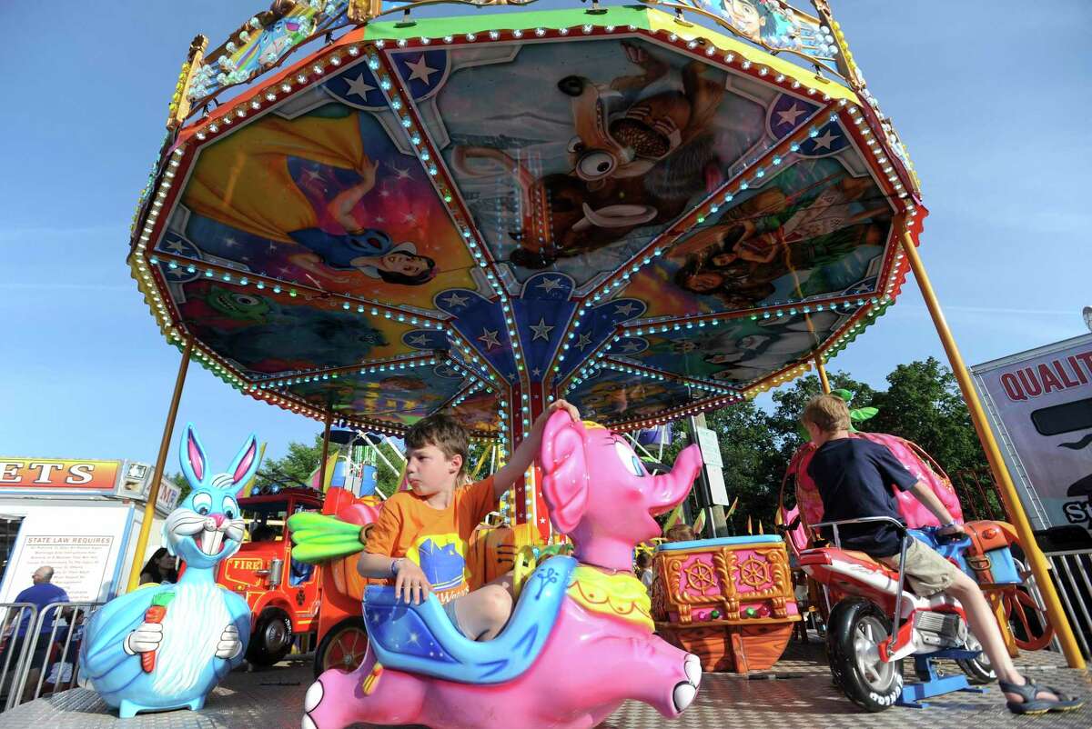 Carnival dishes up food, fun in Riverside