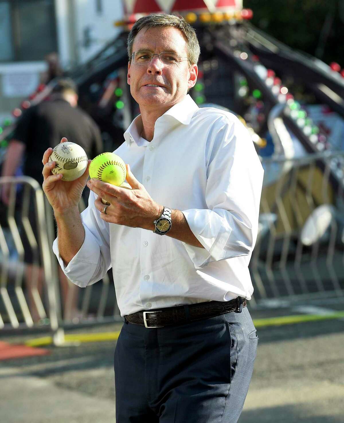 Carnival dishes up food, fun in Riverside