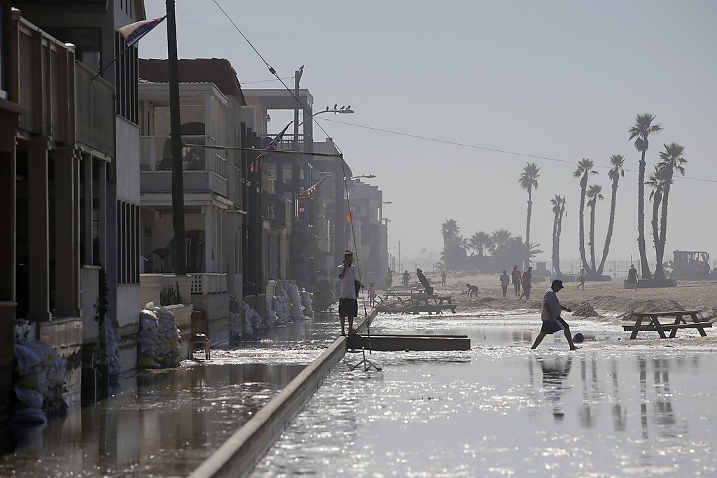 High-tide flooding poses big problem for US, California, federal ...