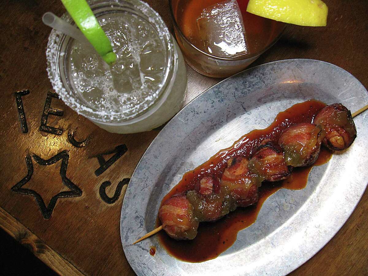 Review: Rodeo spirit energizes Tejas Steakhouse in Bulverde