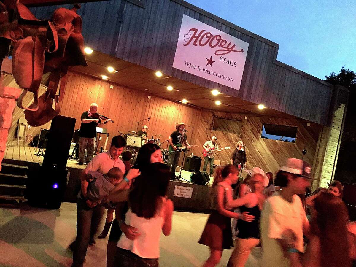Review: Rodeo spirit energizes Tejas Steakhouse in Bulverde