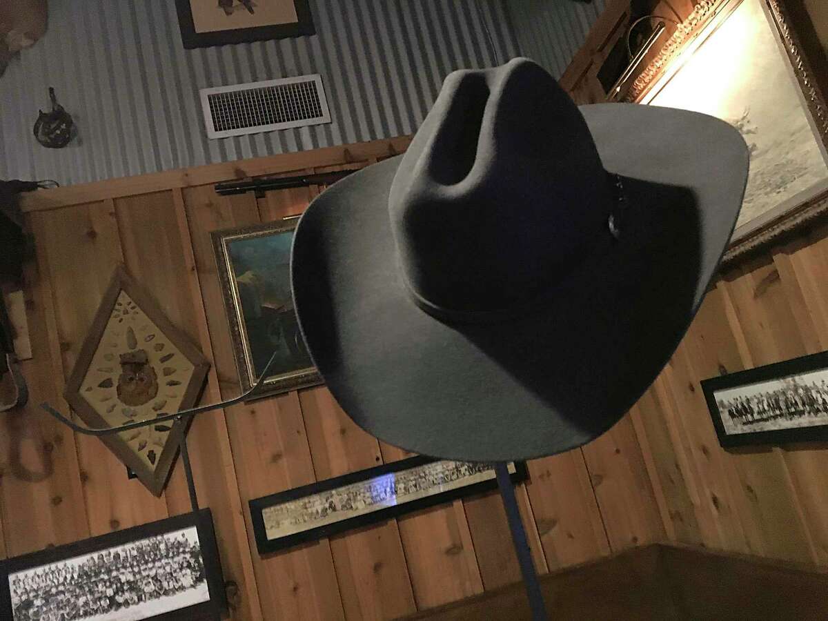 Review: Rodeo spirit energizes Tejas Steakhouse in Bulverde