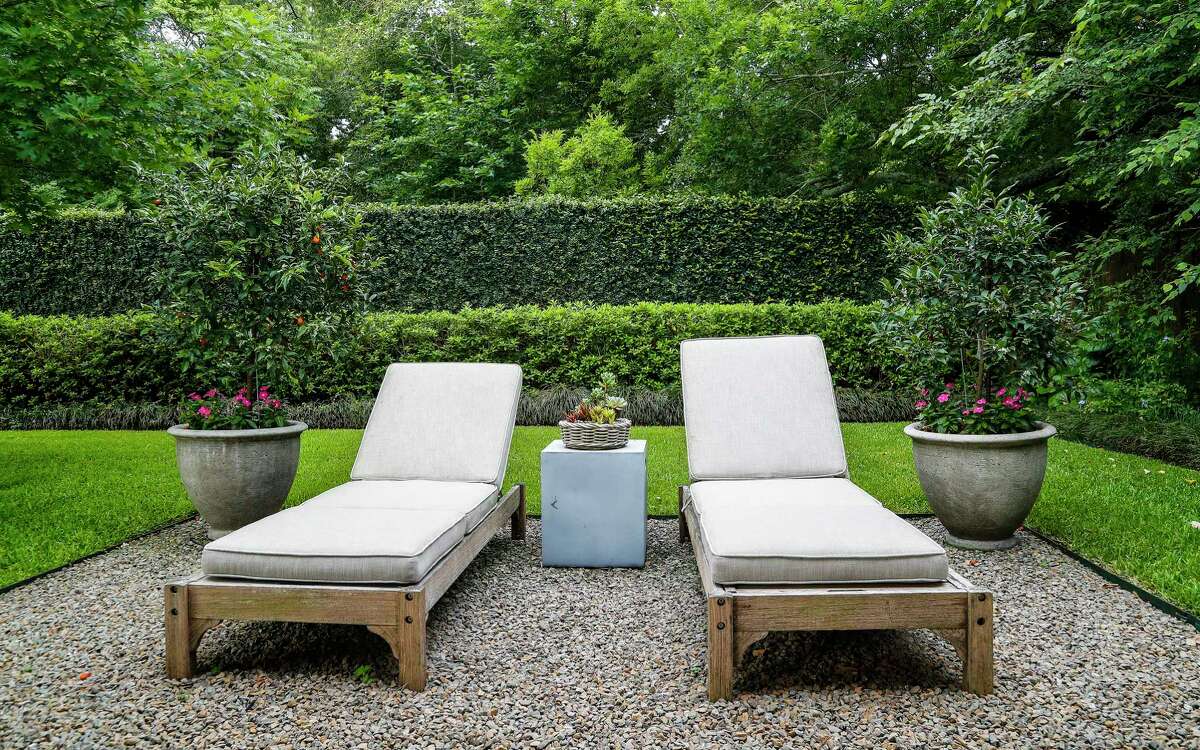 A Houston garden that’s a year-round escape, even in summer