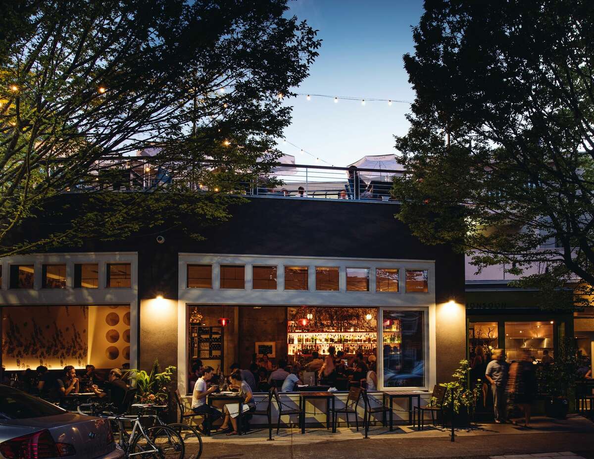 Views and brews: 11 Seattle restaurants with scenic rooftop decks ...