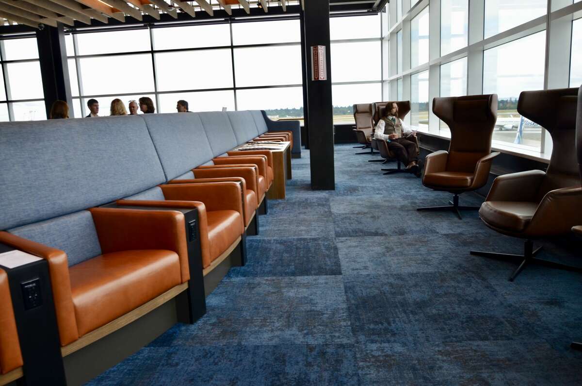 Alaska Airlines' largest lounge opens in Seattle [PHOTOS]