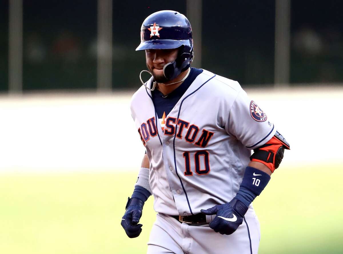 Rangers rally past Astros to walkoff win