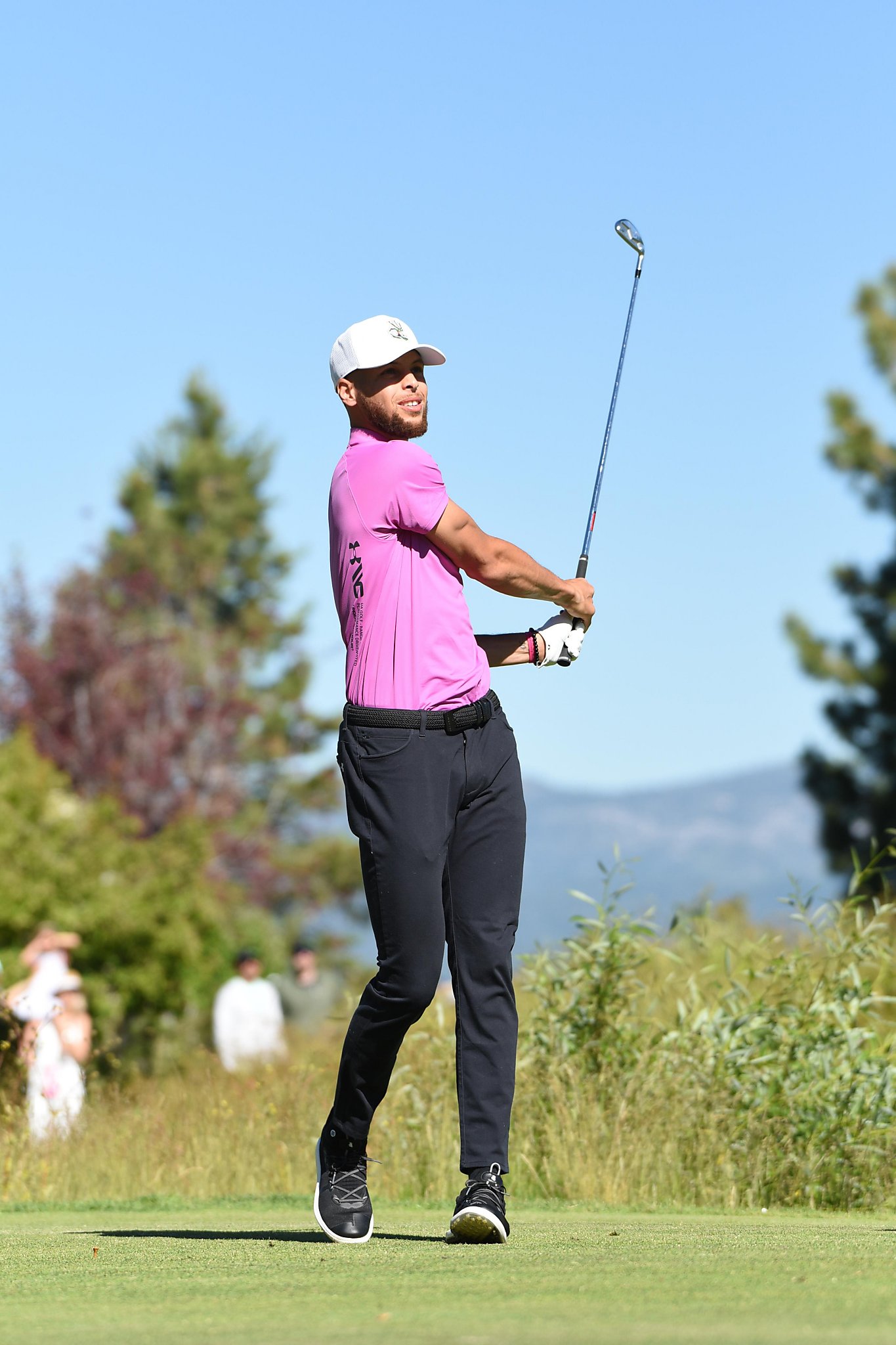 Tony Romo increases lead to 9 points in celebrity golf event