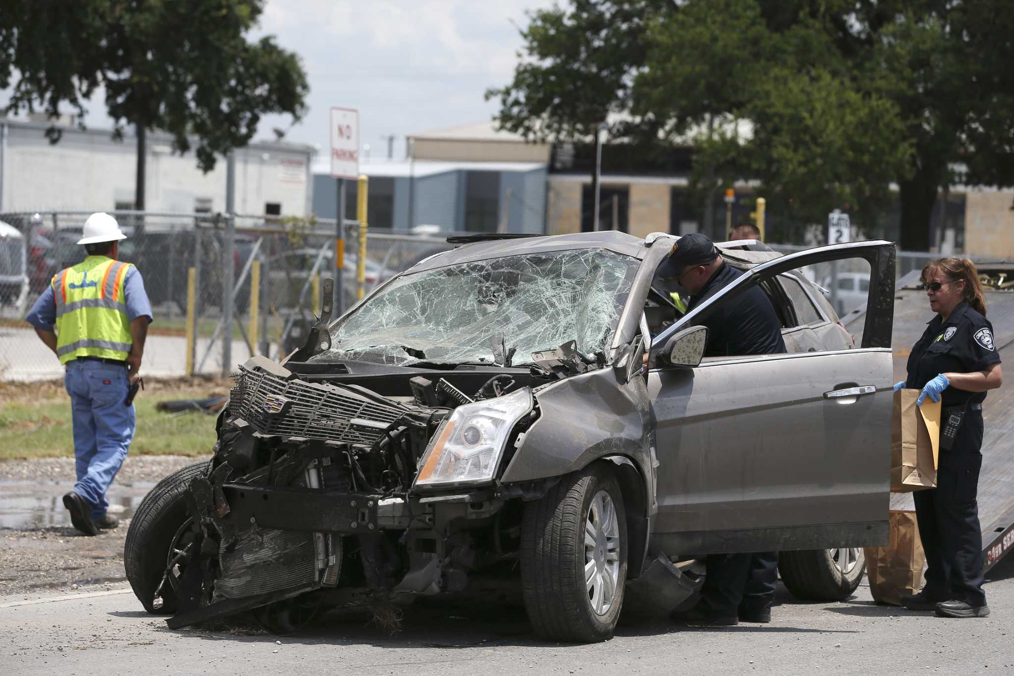One dead, two injured in South Side wreck after driver speeds away from ...